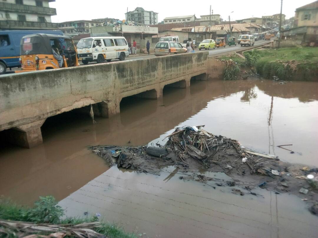 Dredging of Aboabo Storm drain begins (Photos) - Otec 102.9 FM