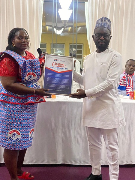 Andy Owusu Honoured By NPP-UK Women's Wing - Otec 102.9 FM