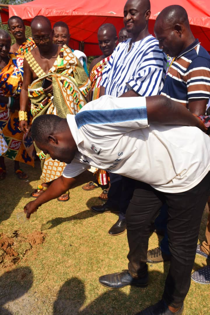 Bosome Freho MP cuts sod for construction of an Astroturf at Asiwa ...