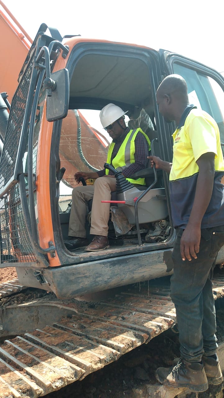 Asokwa MCE Breaks Ground For Construction of 620 Meter Road At Ahinsan ...