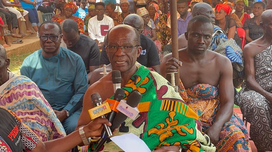 Chief of Asuonwunu Commissions Ultramodern Classroom Block, Donates ...